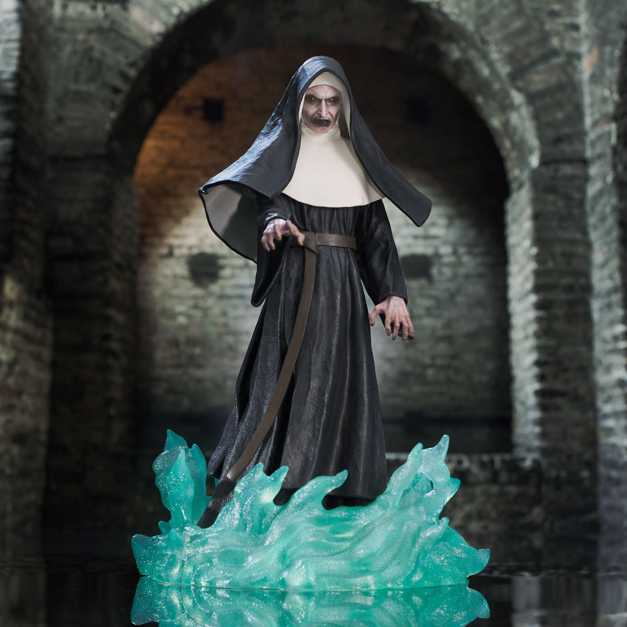 Diamond Select Toys The Nun - Nun Gallery 9-in Statue